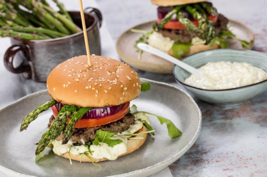 Burger ze szparagami
